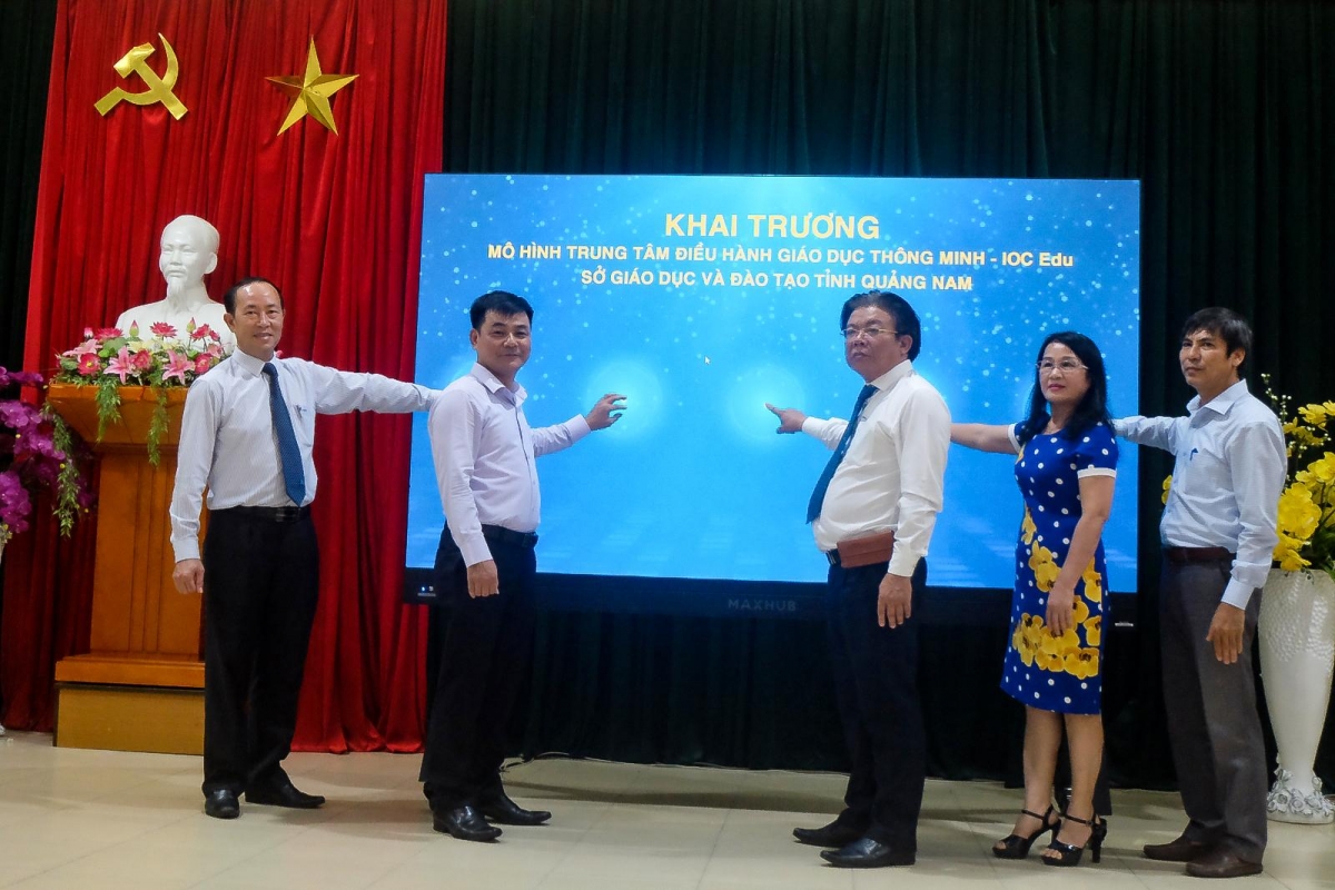 Khai trương Trung tâm điều hành giáo dục thông minh - IOC Edu tại Quảng ...